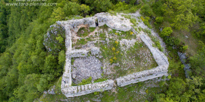 Средњовековни град Солотник
